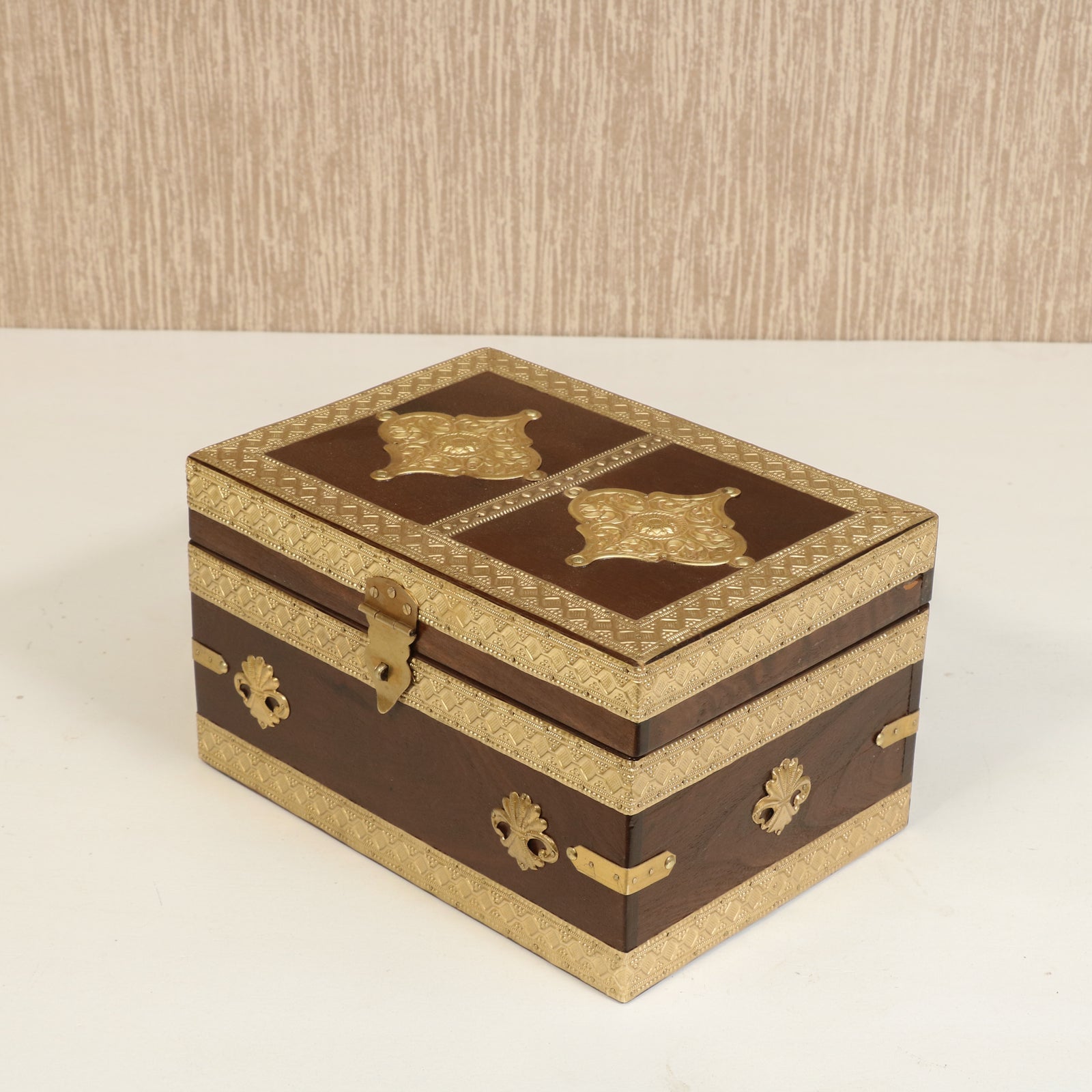 Box (Sanduk)